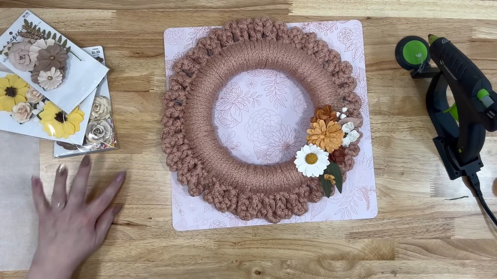 How To Crochet A Wreath Tutorial - Crochet Everything