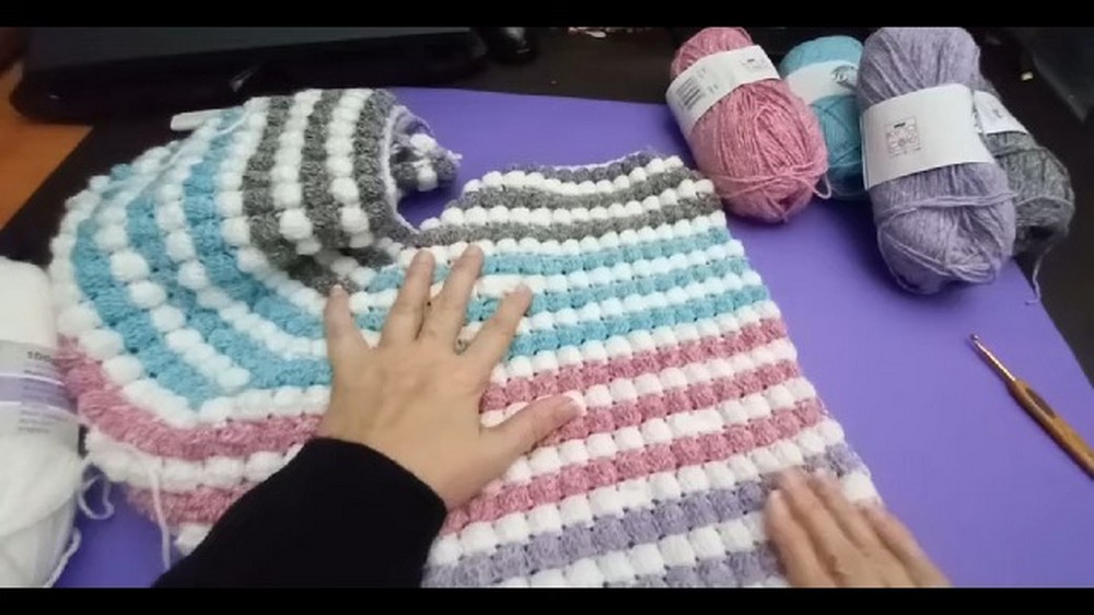 Easy To Make Colorful Crochet Bobble Berry Blanket Tutorial - Crochet ...