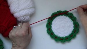 How To Crochet Christmas Coasters Tutorial For Festive Décor - Crochet ...