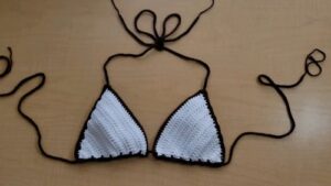 Stylish Crochet Triangle Bikini Top Pattern To Make This Summer ...